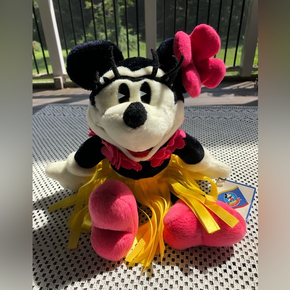 Disney | Other | Vintage The Walt Disney Company Mickeys World Hibiscus ...